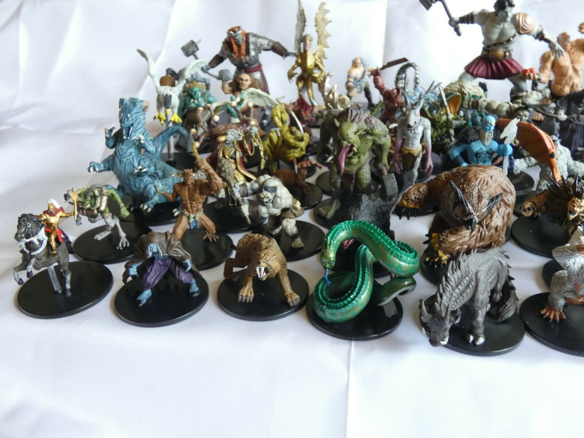 Random Large/Huge New Dungeons & Dragons Official Prepainted Miniature ...
